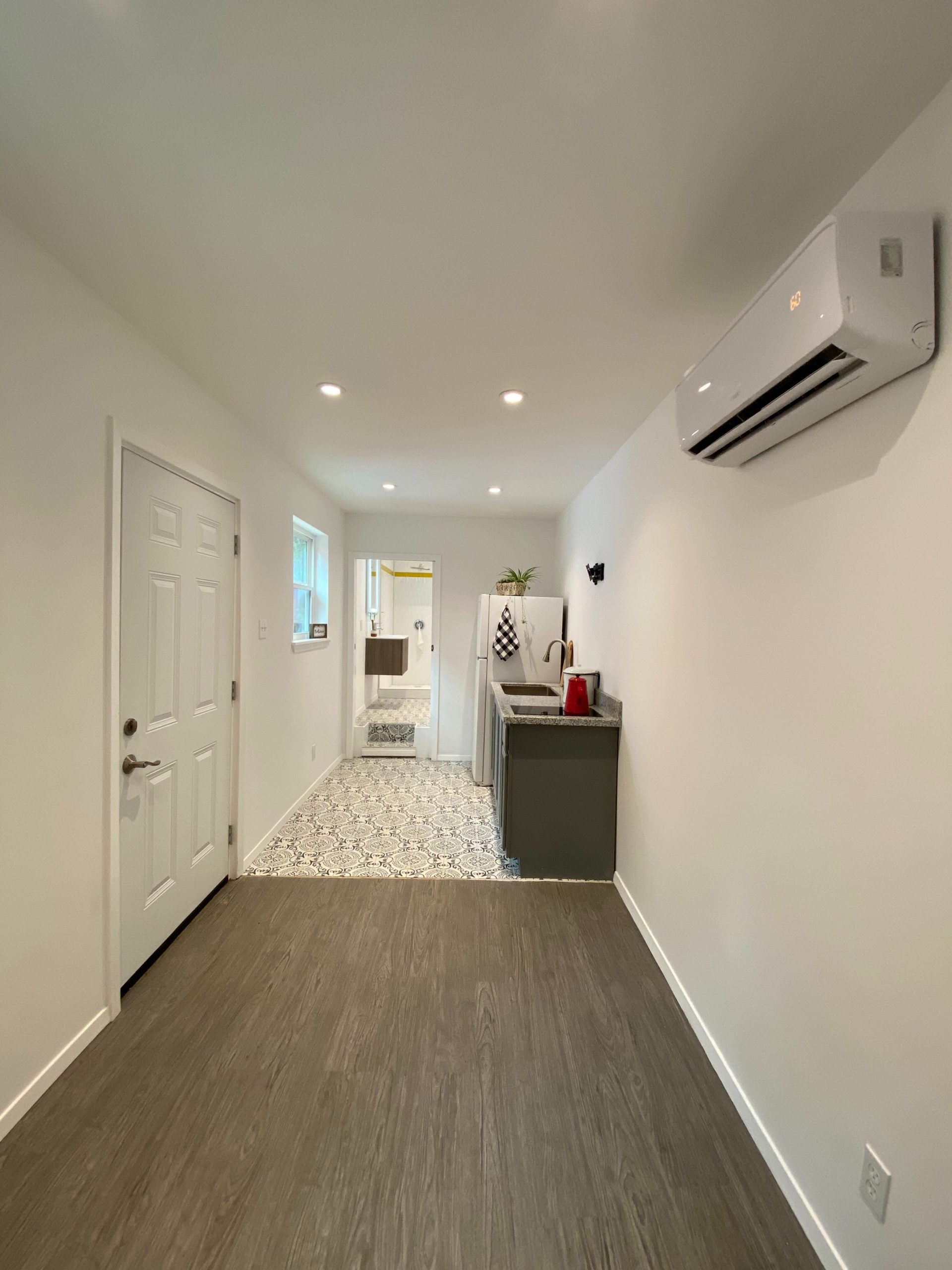 Shipping Container Home Interior - Bob's Containers / Bob's Containers