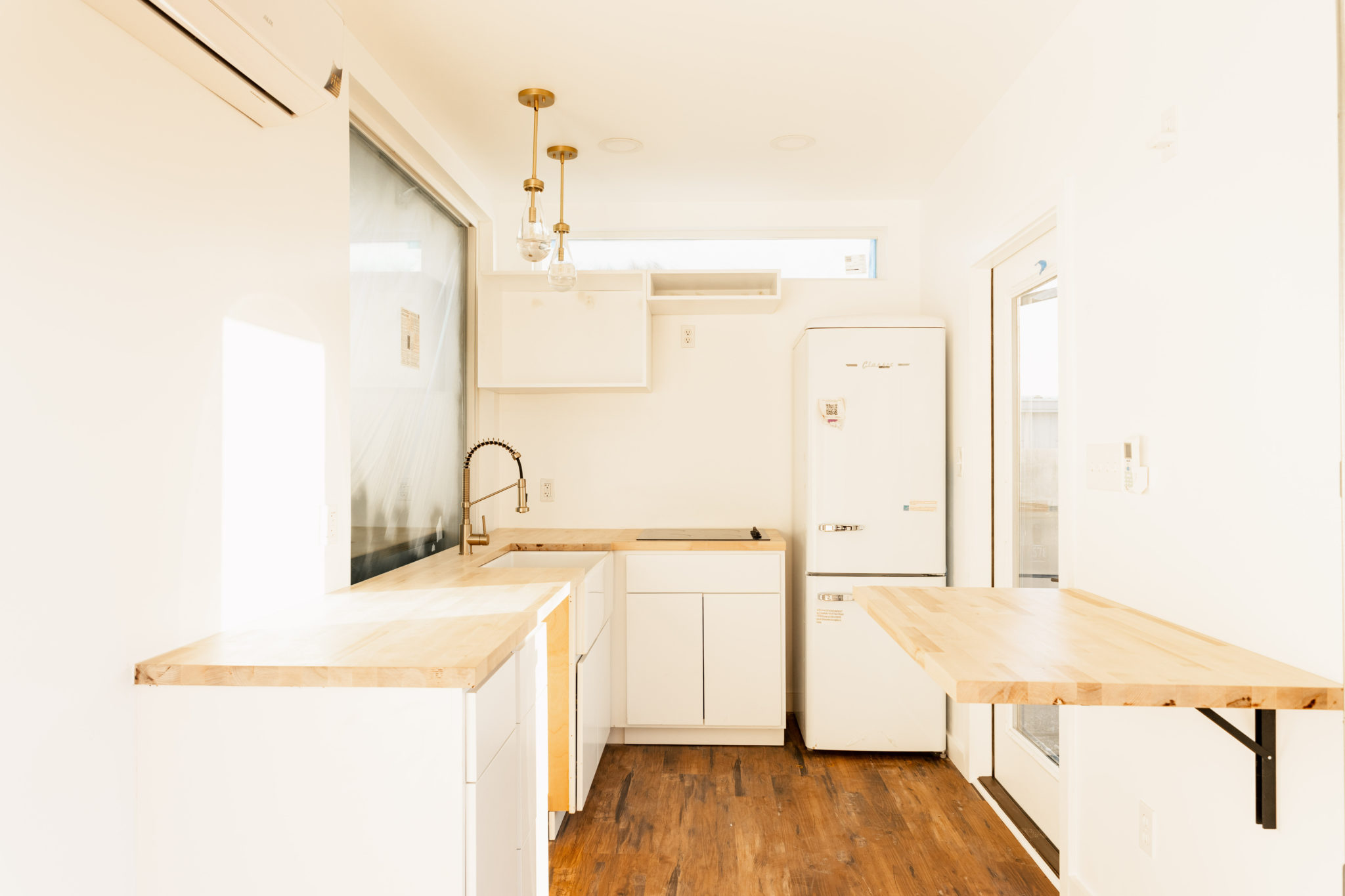 Container Home ADUs - Bob's Containers / Bob's Containers