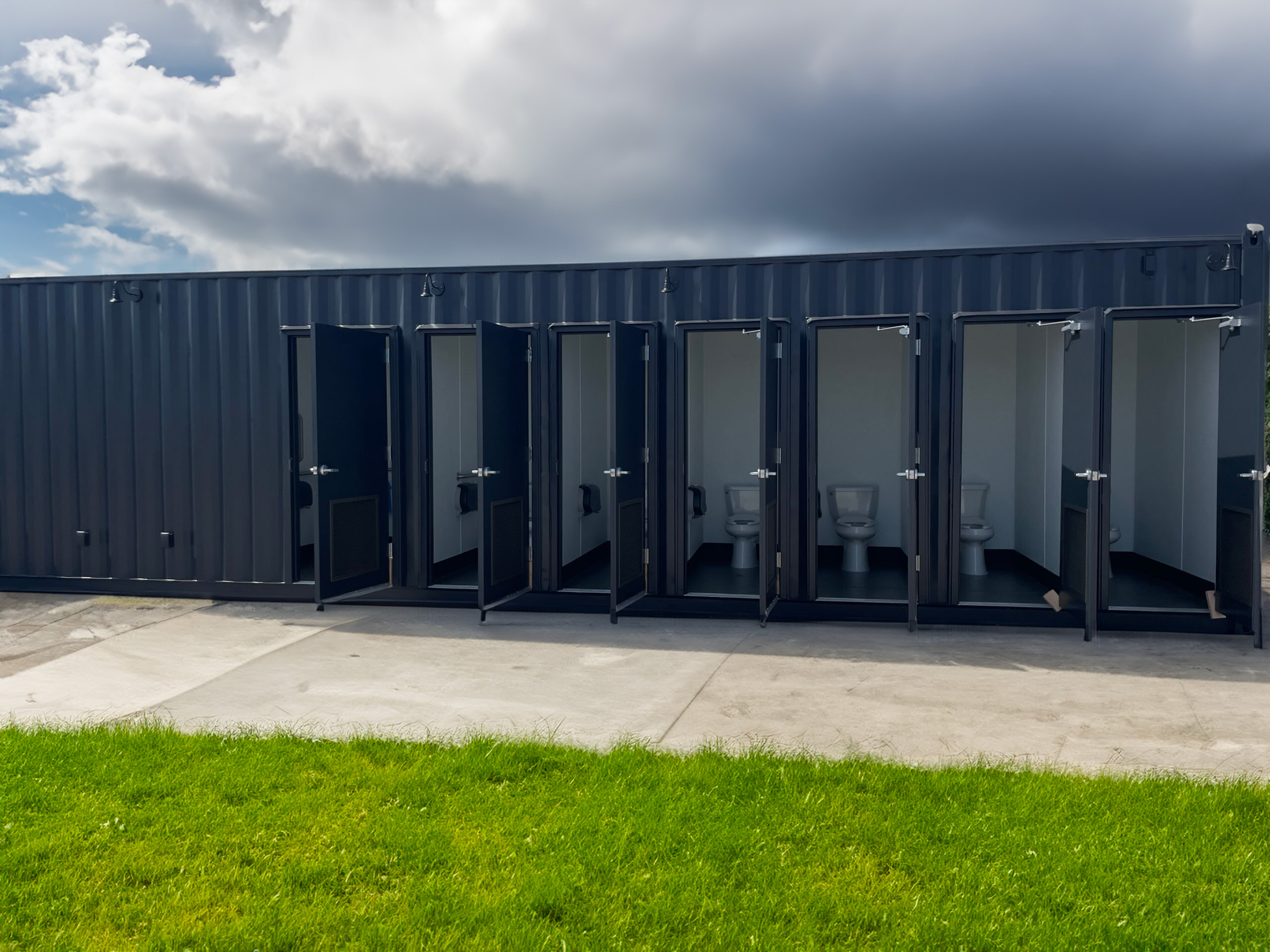 40 ft Container Bathroom, 40 ft Restroom - Bob's Containers / Bob's ...