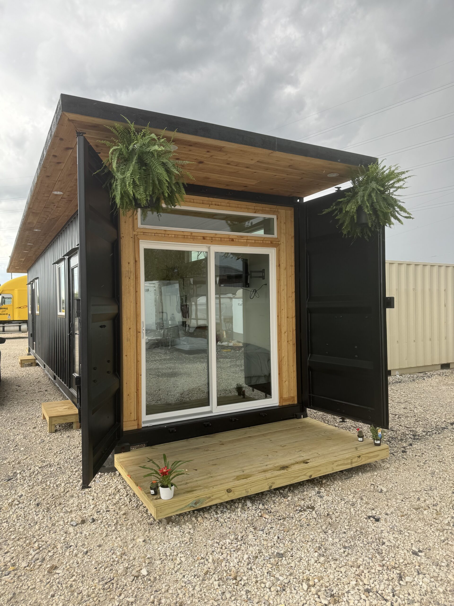 40 ft Container Duplex, Ready to Ship - Bob's Containers / Bob's Containers